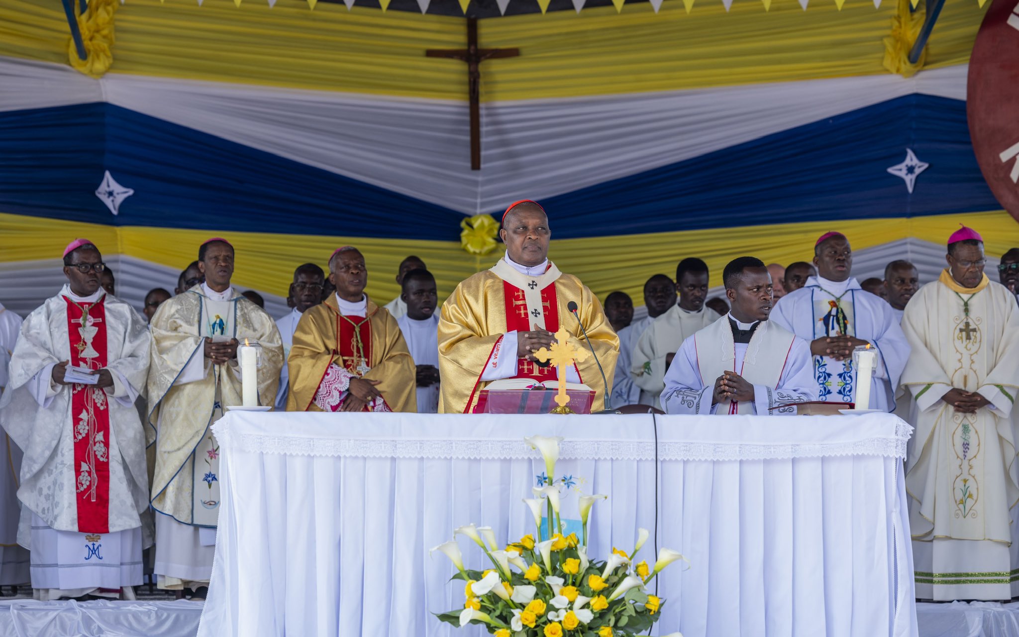 Gusenga ni byiza ariko gusenga udakora ni ikibazo-Minisitiri Utumatwishima